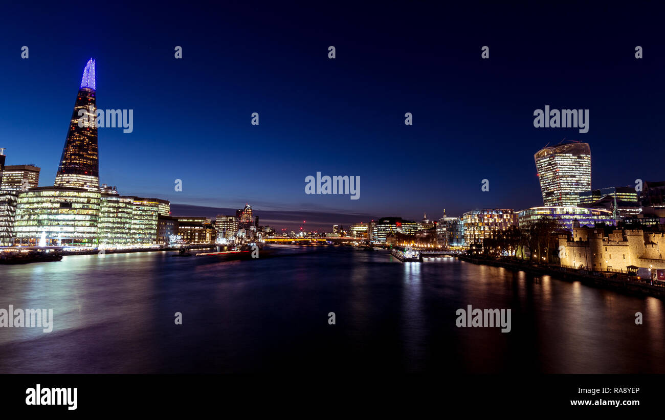 Modern london city skyline hi-res stock photography and images - Alamy
