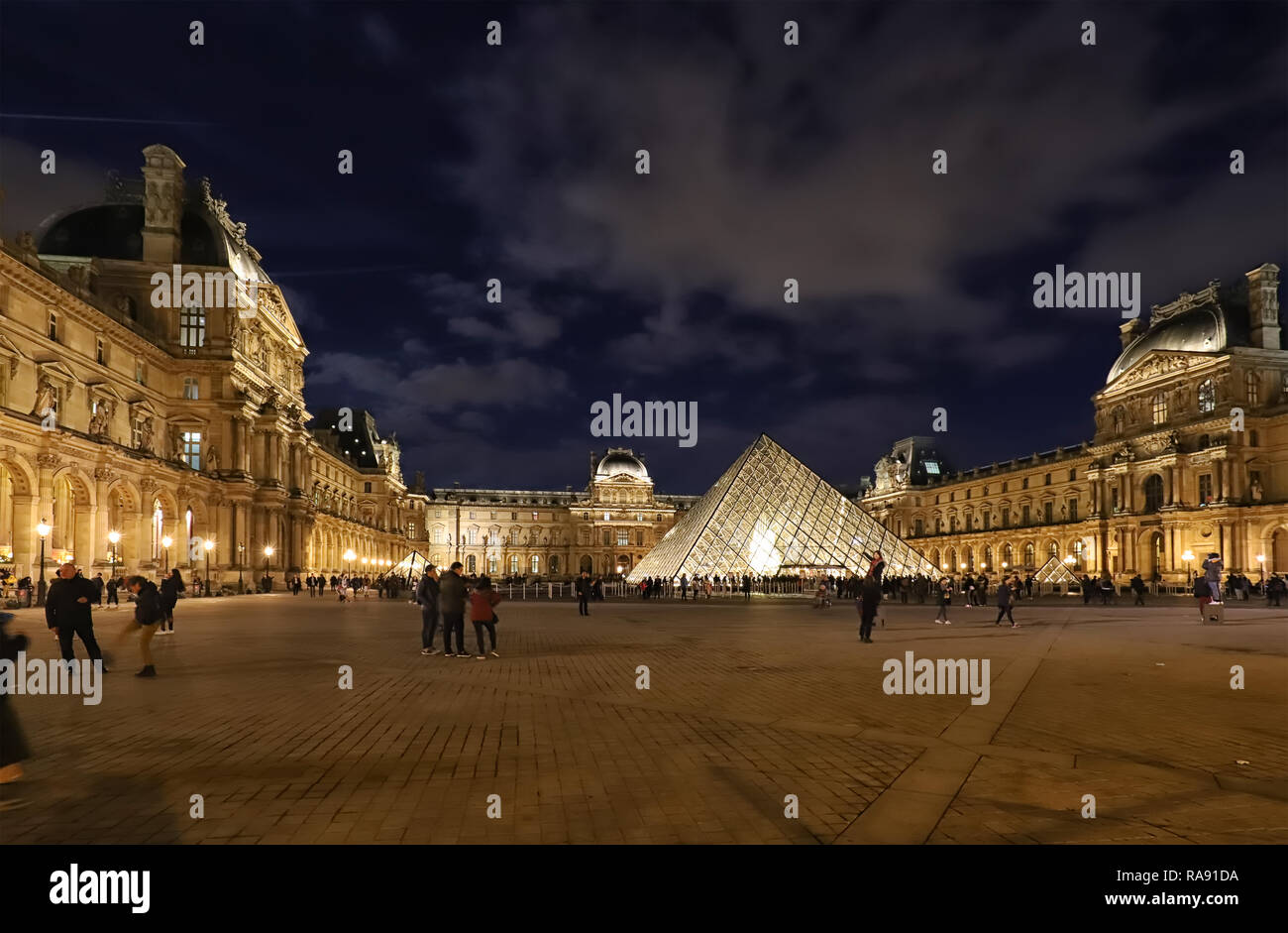 Paris louvre museum pyramid roof hi-res stock photography and images ...