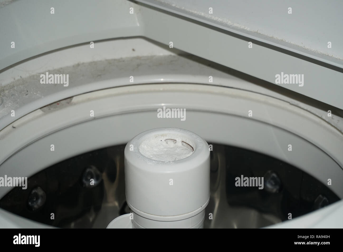 Old washing machine hi-res stock photography and images - Alamy