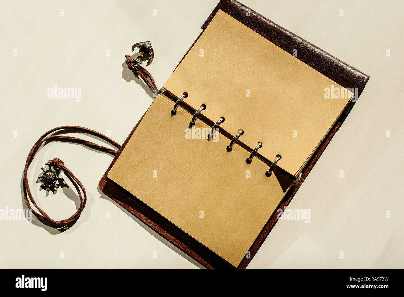 vintage brown leather Notepad open clean blank sheets of paper Stock ...