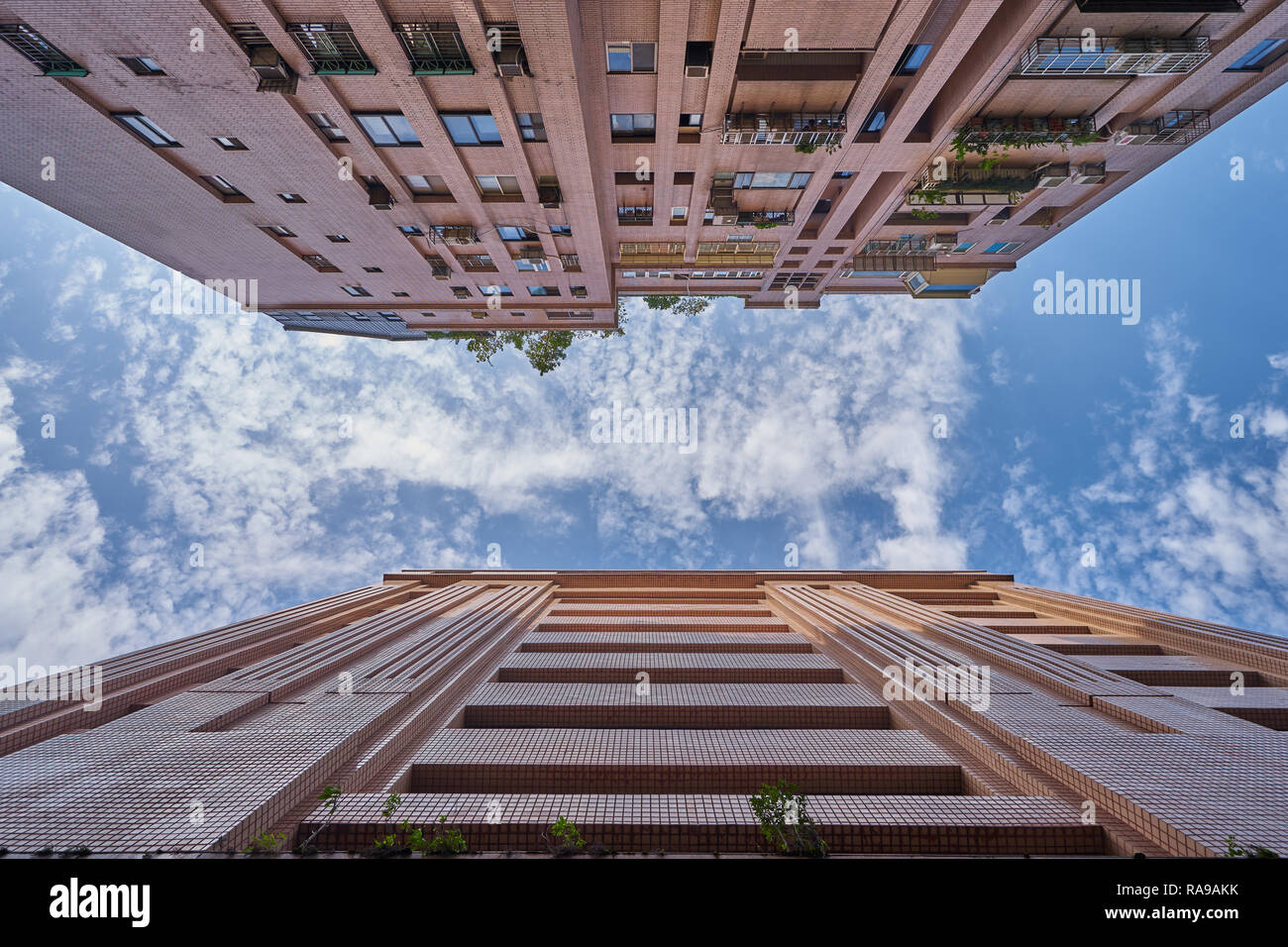 Opposite building hi-res stock photography and images - Alamy