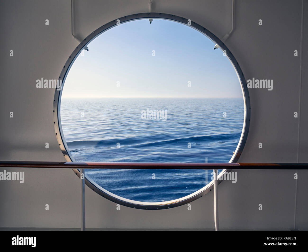 Cruise ship porthole view hi-res stock photography and images - Alamy