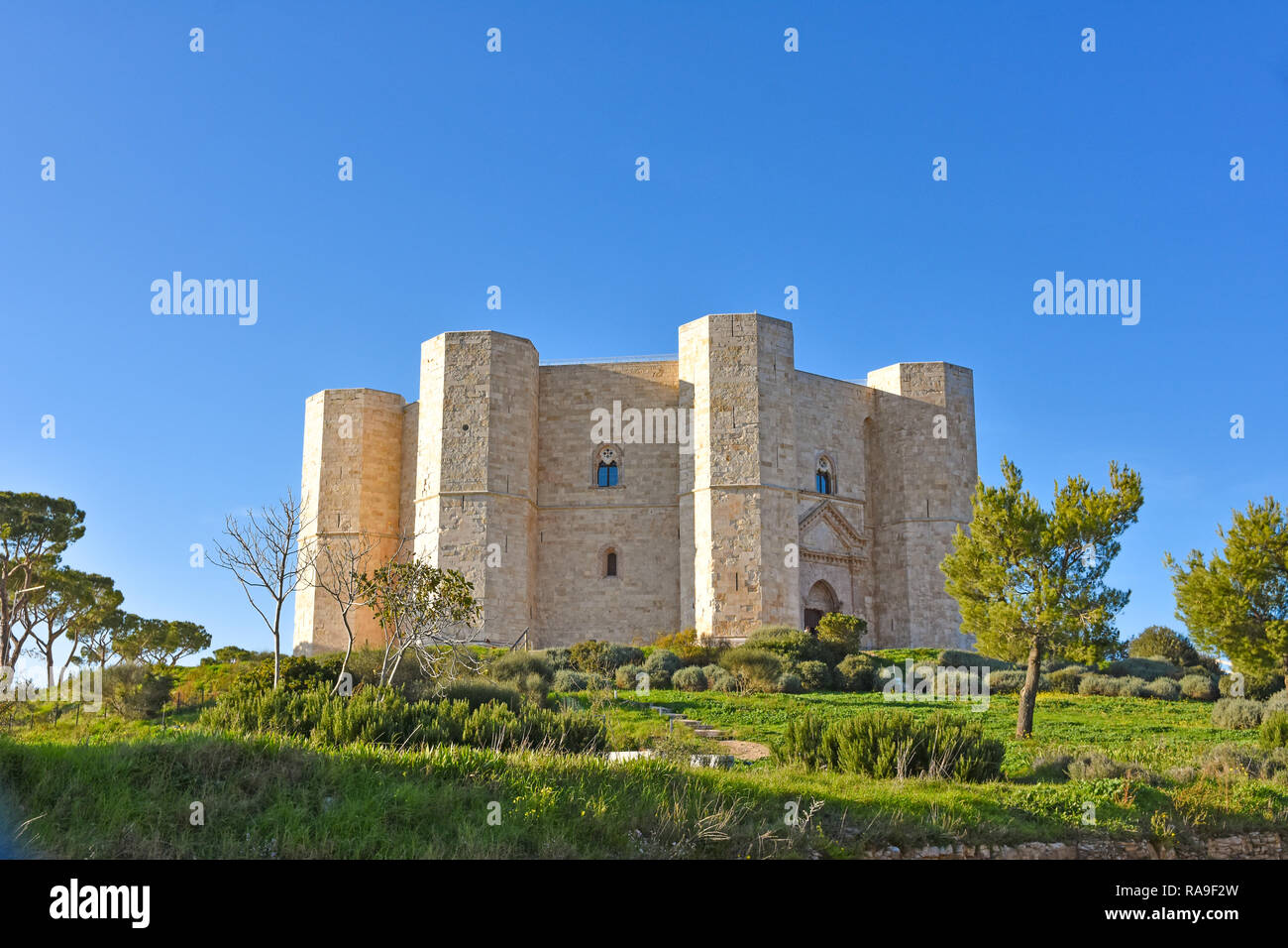 Italy, Castel del Monte, castle of Frederick II of Swabia, UNESCO site ...