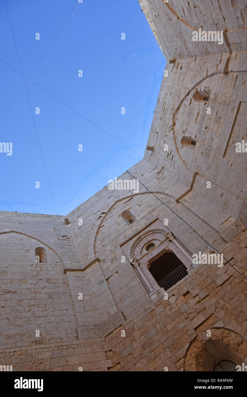 Italy, Castel del Monte, castle of Frederick II of Swabia, UNESCO site ...