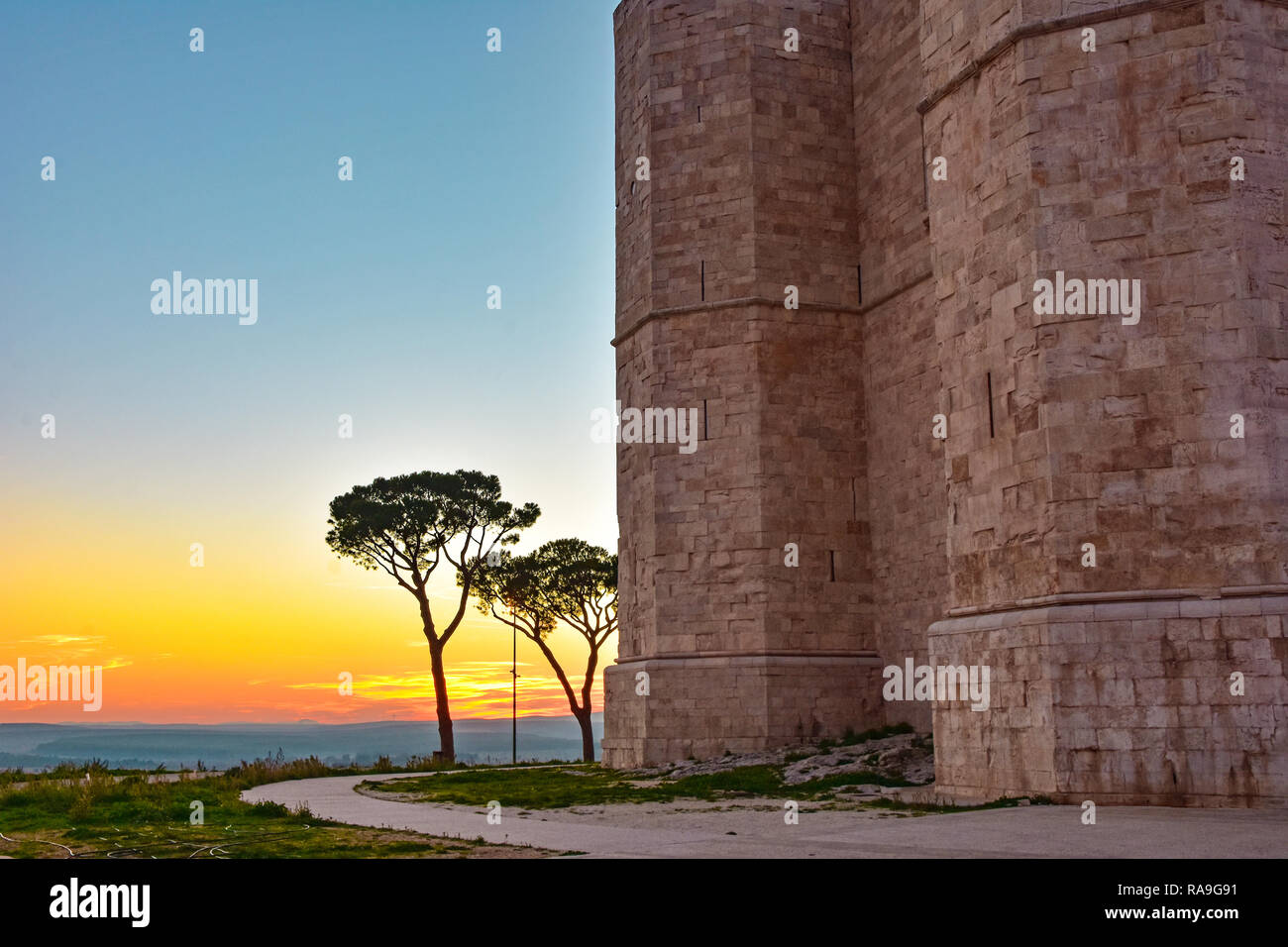 Italy, Castel del Monte, castle of Frederick II of Swabia, UNESCO site ...