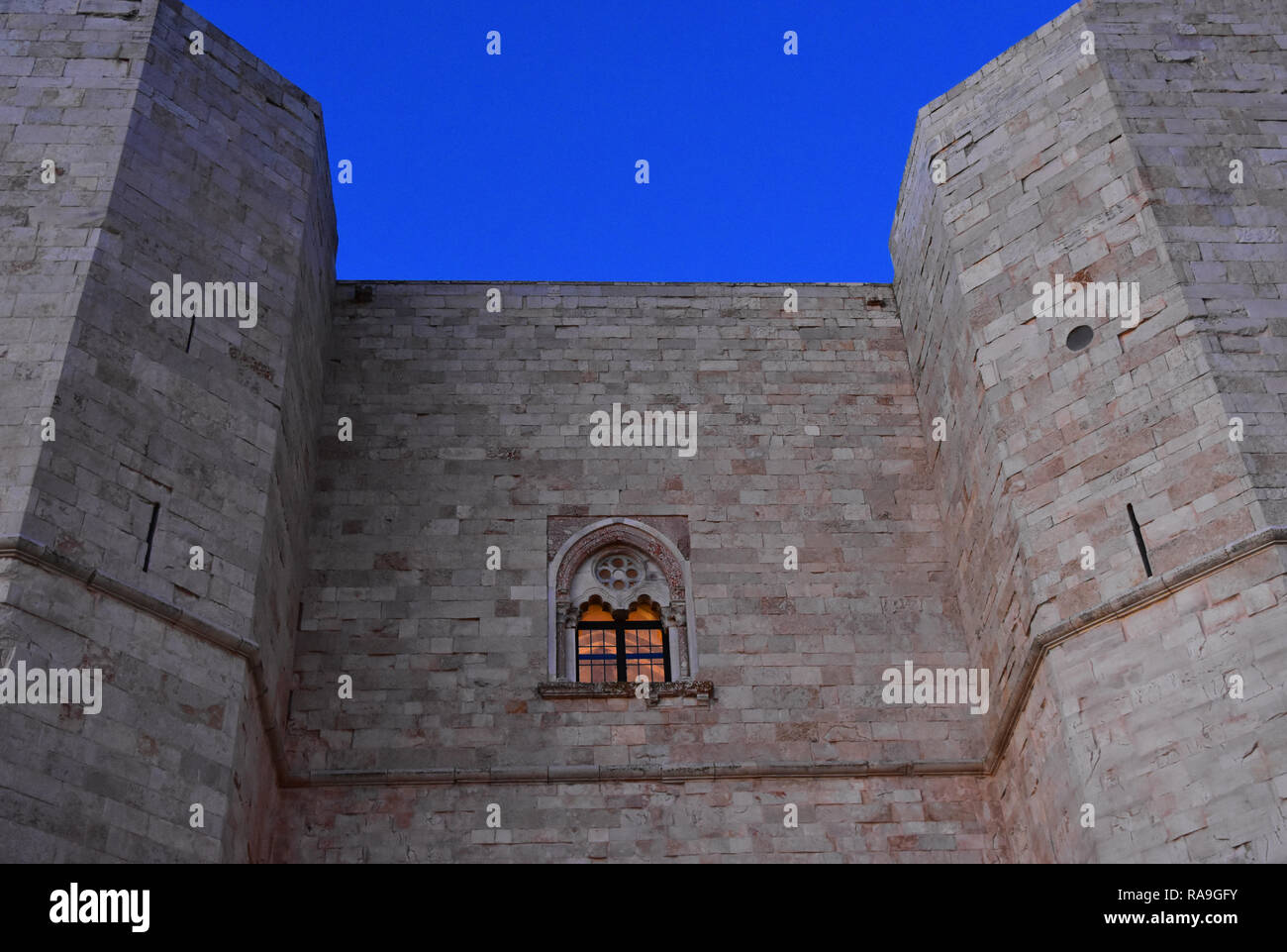 Italy, Castel del Monte, castle of Frederick II of Swabia, UNESCO site ...