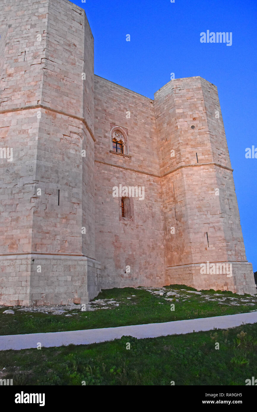 Italy, Castel del Monte, castle of Frederick II of Swabia, UNESCO site ...