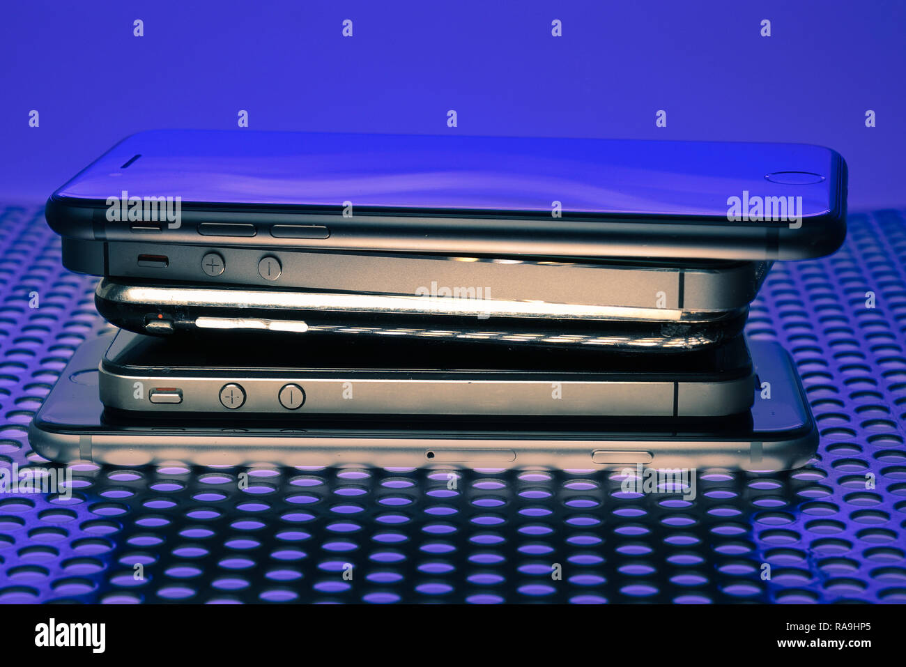 Montreal,Canada,29 December,2018.Stack of used iPhones.Credit:Mario ...