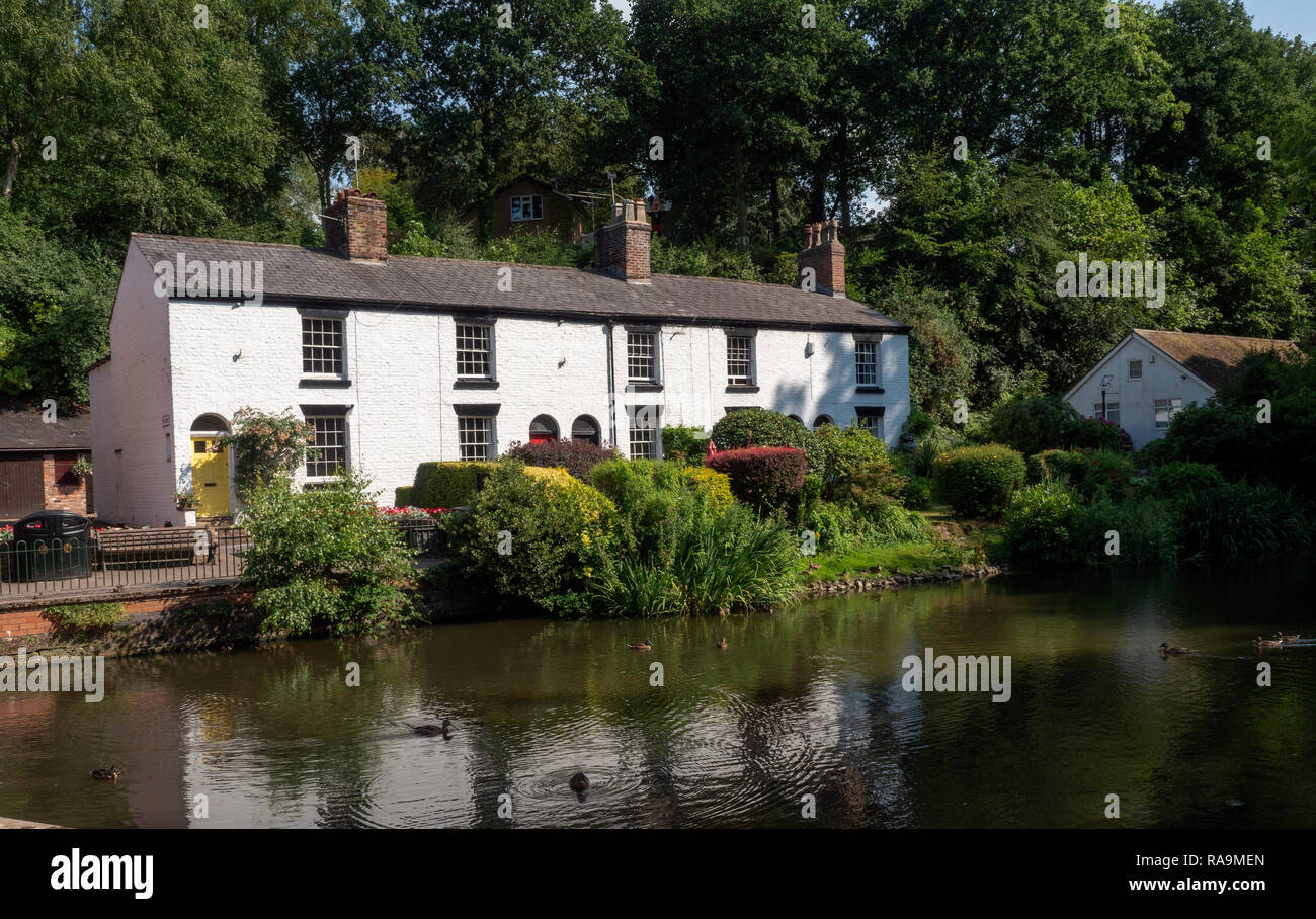 Cottages in The Dingle, Lymm, Cheshire, England, UK Stock Photo - Alamy