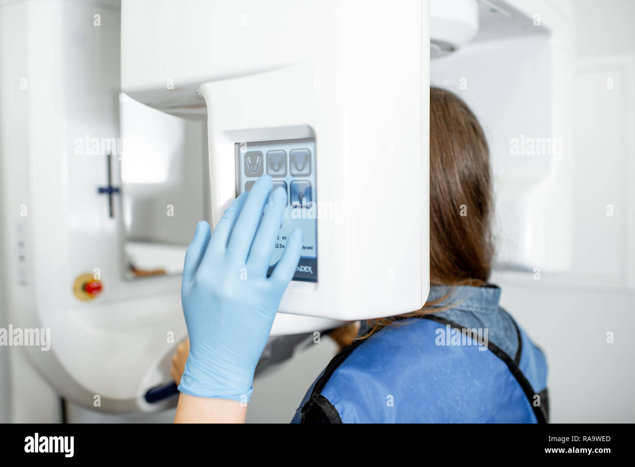 Xray machine hi-res stock photography and images - Alamy