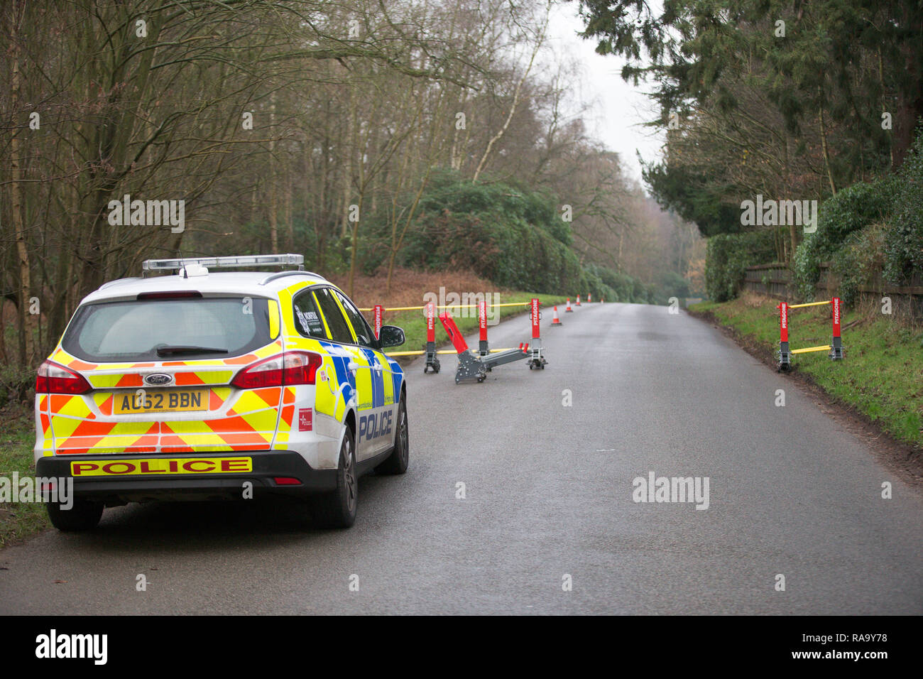 Terrorism barrier hi-res stock photography and images - Alamy
