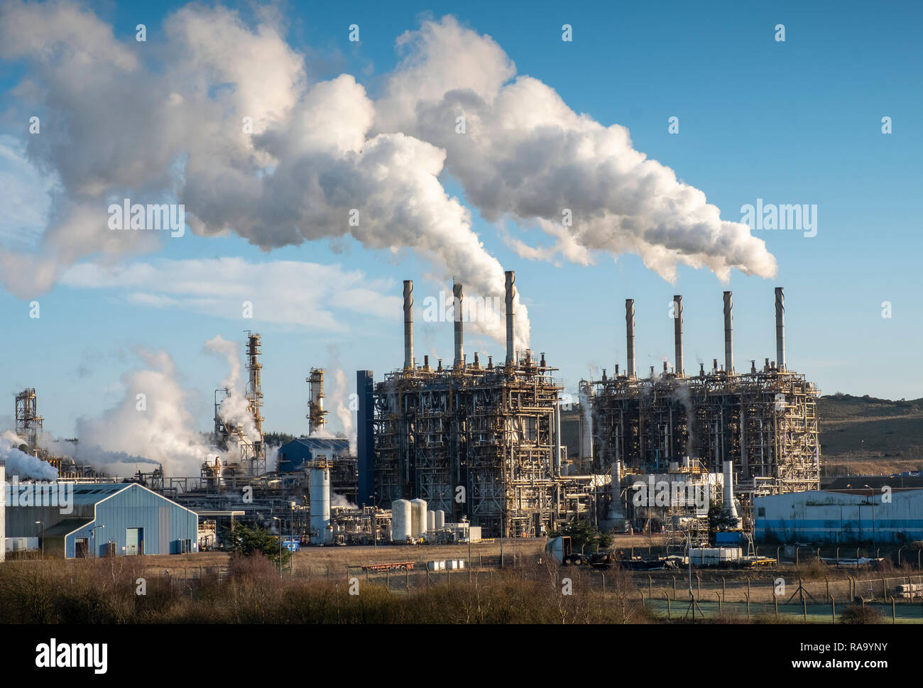 Mossmorran chemical plant hi-res stock photography and images - Alamy