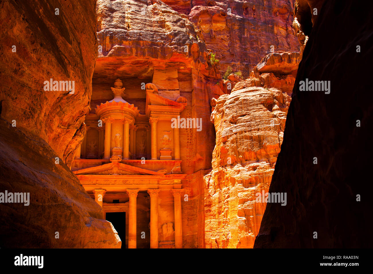 Al khazneh treasury in temple hi-res stock photography and images - Alamy