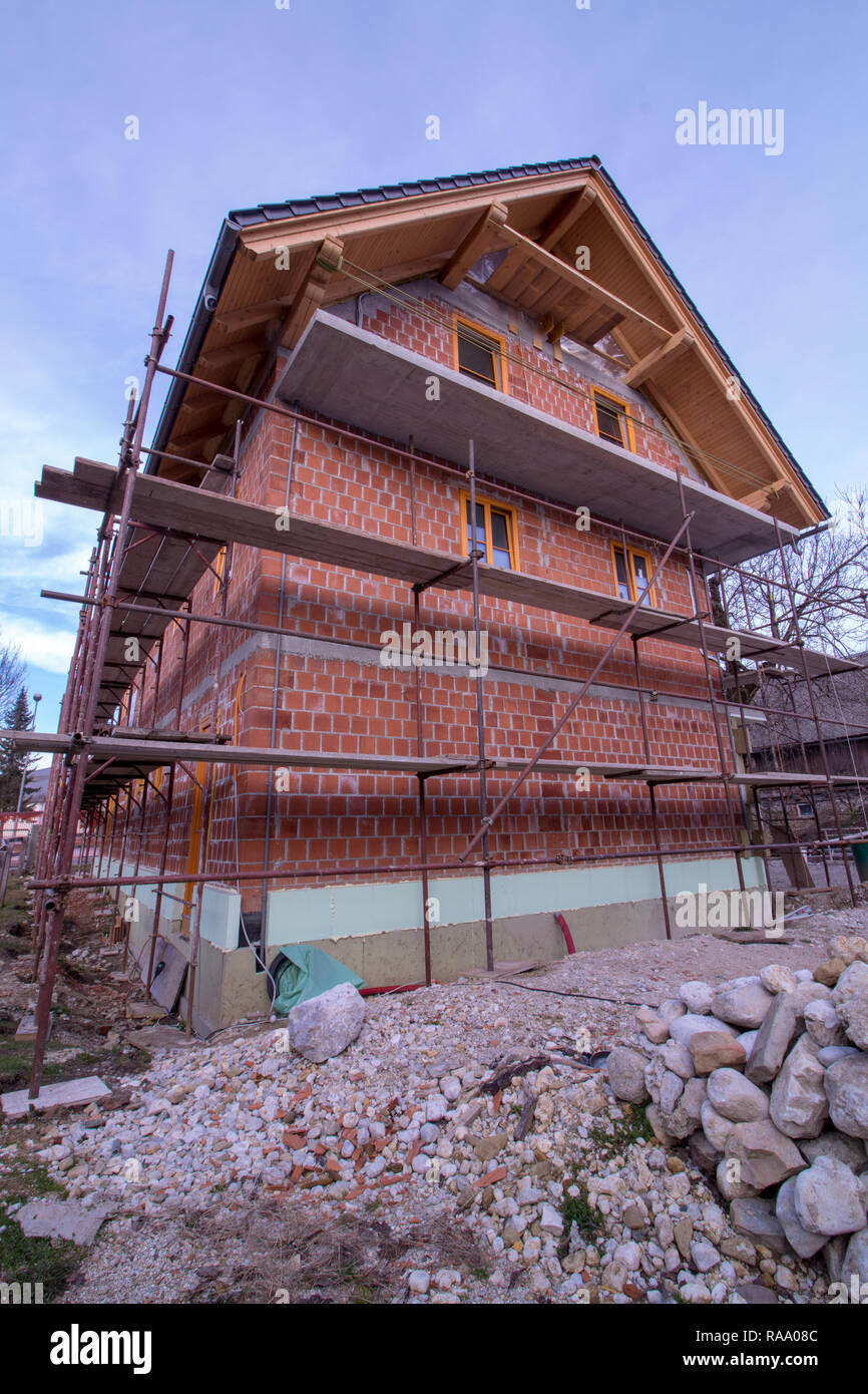 house building almost complete Stock Photo - Alamy