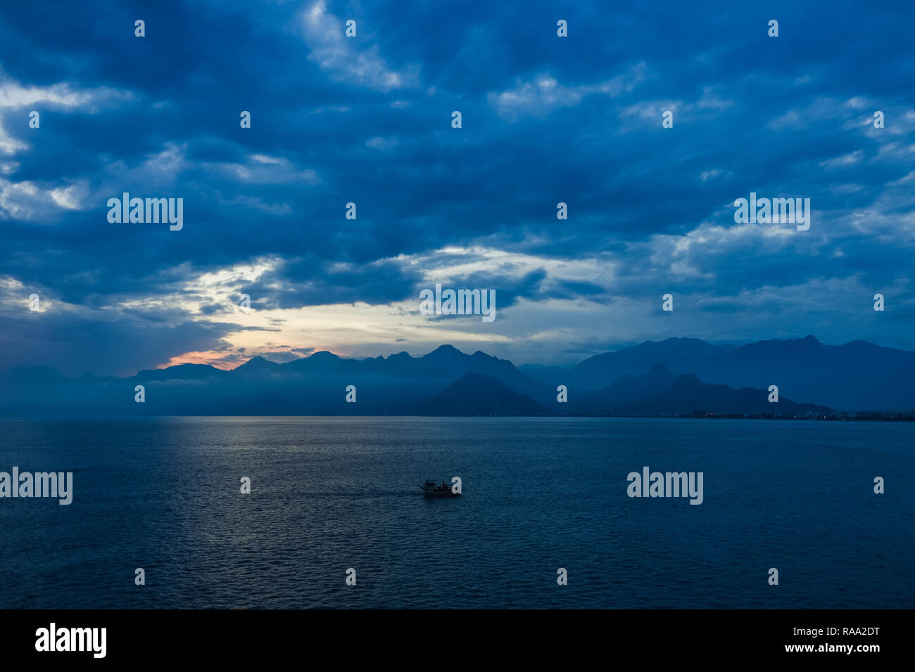 Small ship sailing sunset hi-res stock photography and images - Alamy