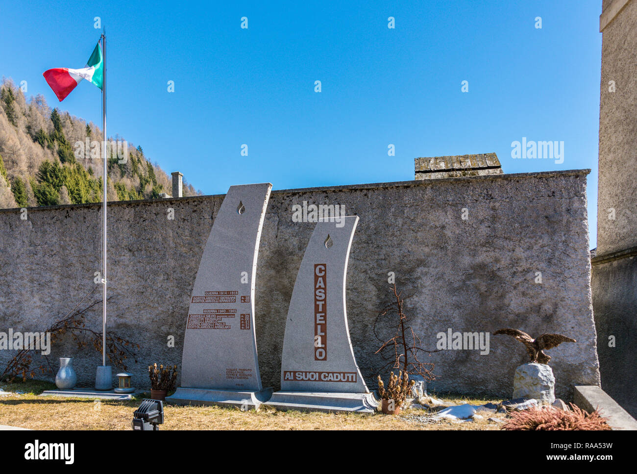 Monument dedicated to the inhabitants of the city who died during First ...