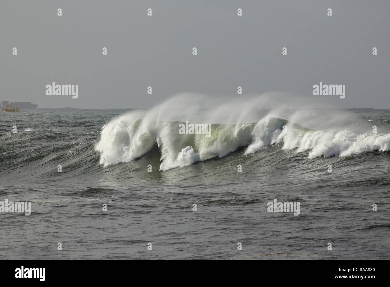 Breaking wave with spray. Northern portuguese coast Stock Photo - Alamy
