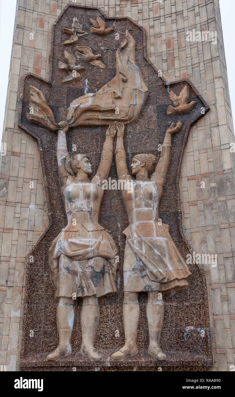Communist era statue at Memento Park or Statue Park (Szoborpark ...