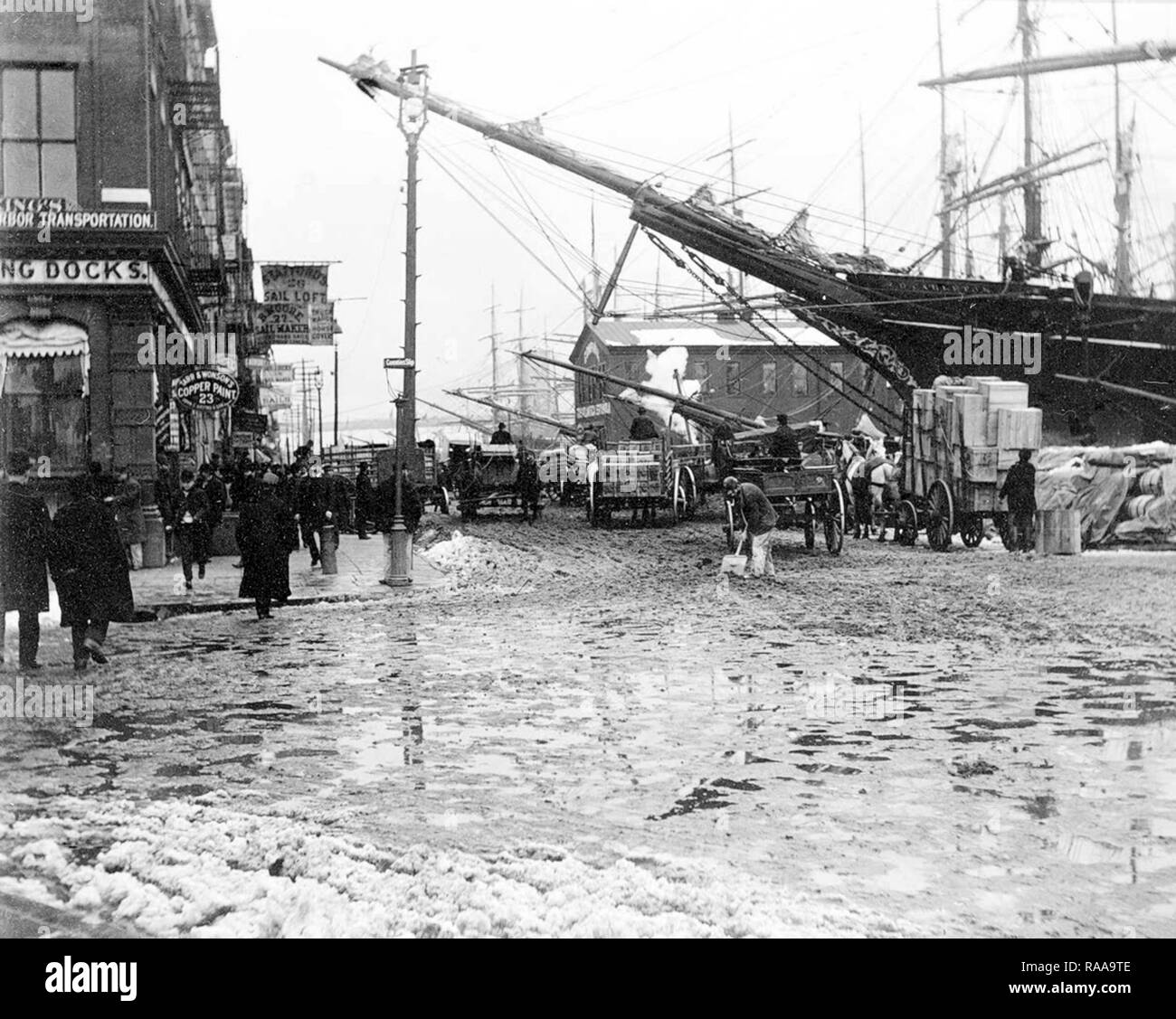 New york docks hi-res stock photography and images - Alamy