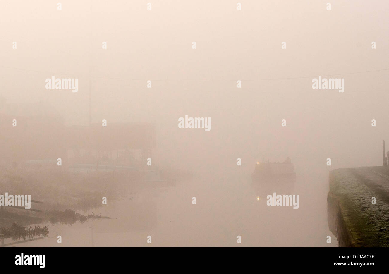Navigating fog hi-res stock photography and images - Alamy