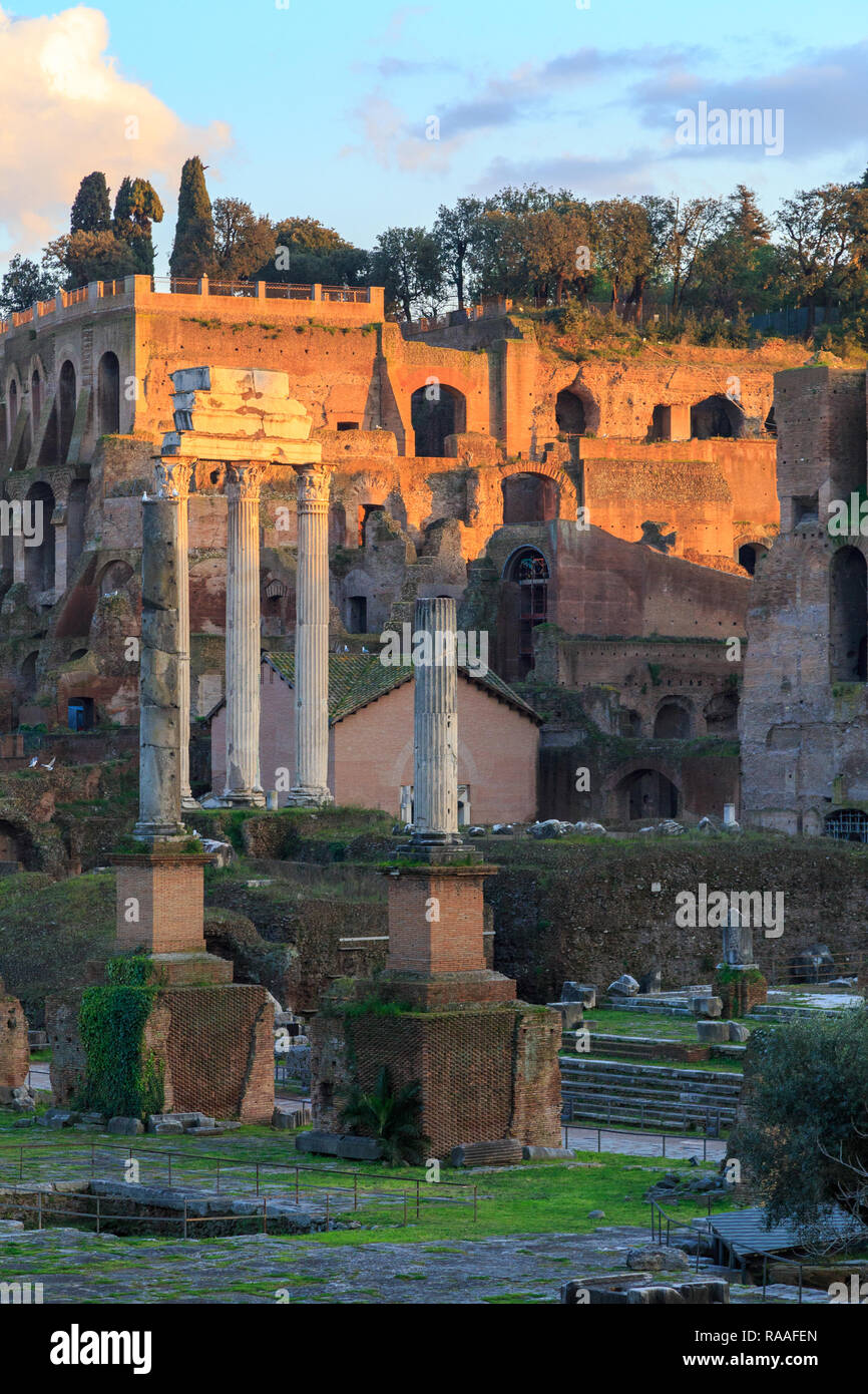 Evening forum hi-res stock photography and images - Alamy