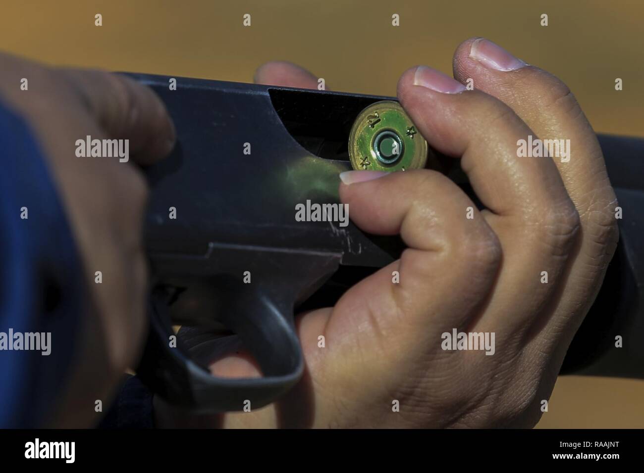Remington 870 shotgun hi-res stock photography and images - Alamy