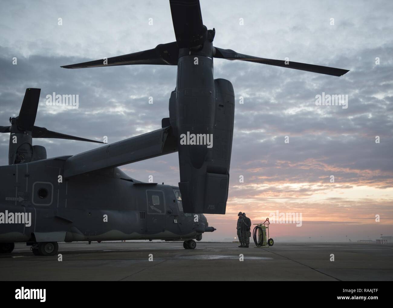 Fixed and rotary wing flight operations hi-res stock photography and ...
