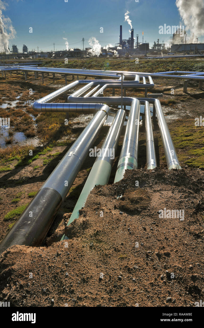 Pipe and Refinery pipelines Stock Photo - Alamy