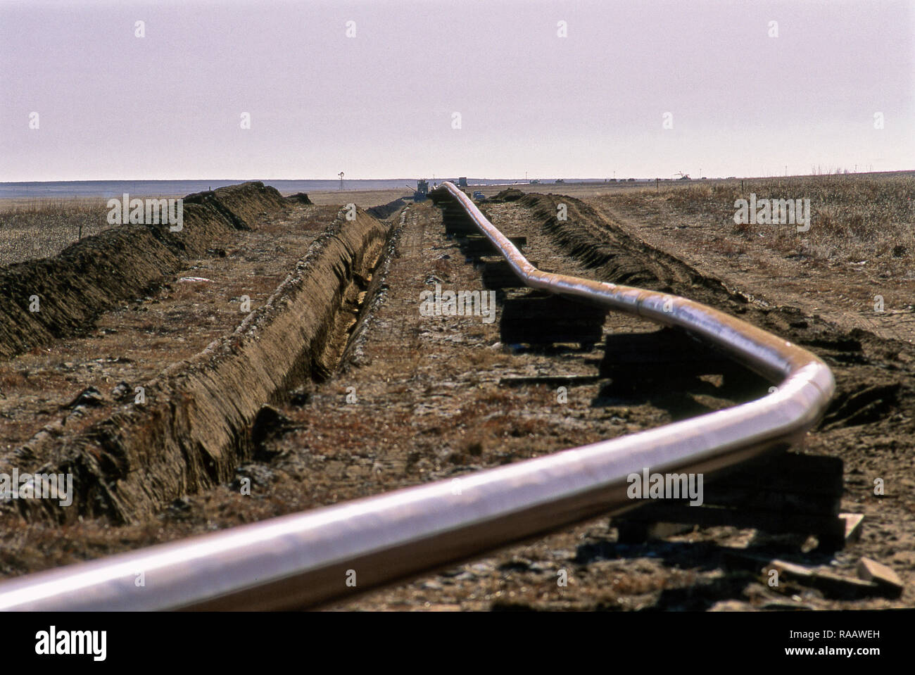 Refinery pipes hi-res stock photography and images - Alamy