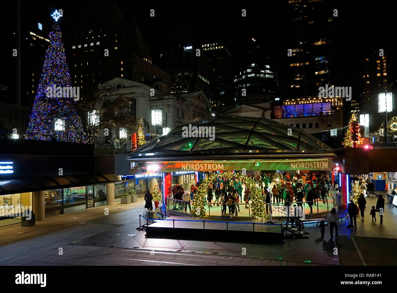 Vancouver downtown skating hi-res stock photography and images - Alamy