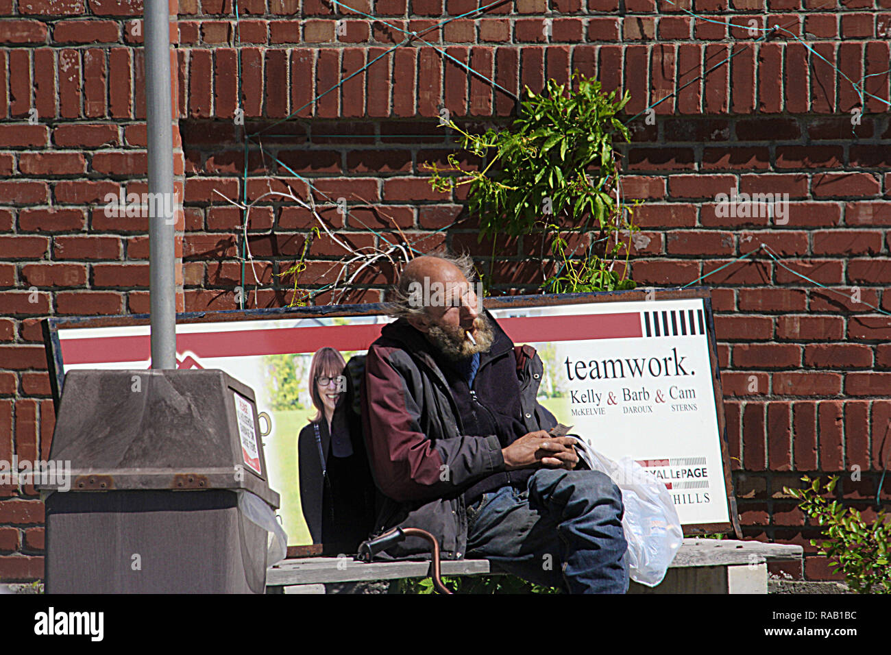 Contemplative elderly male hi-res stock photography and images - Alamy