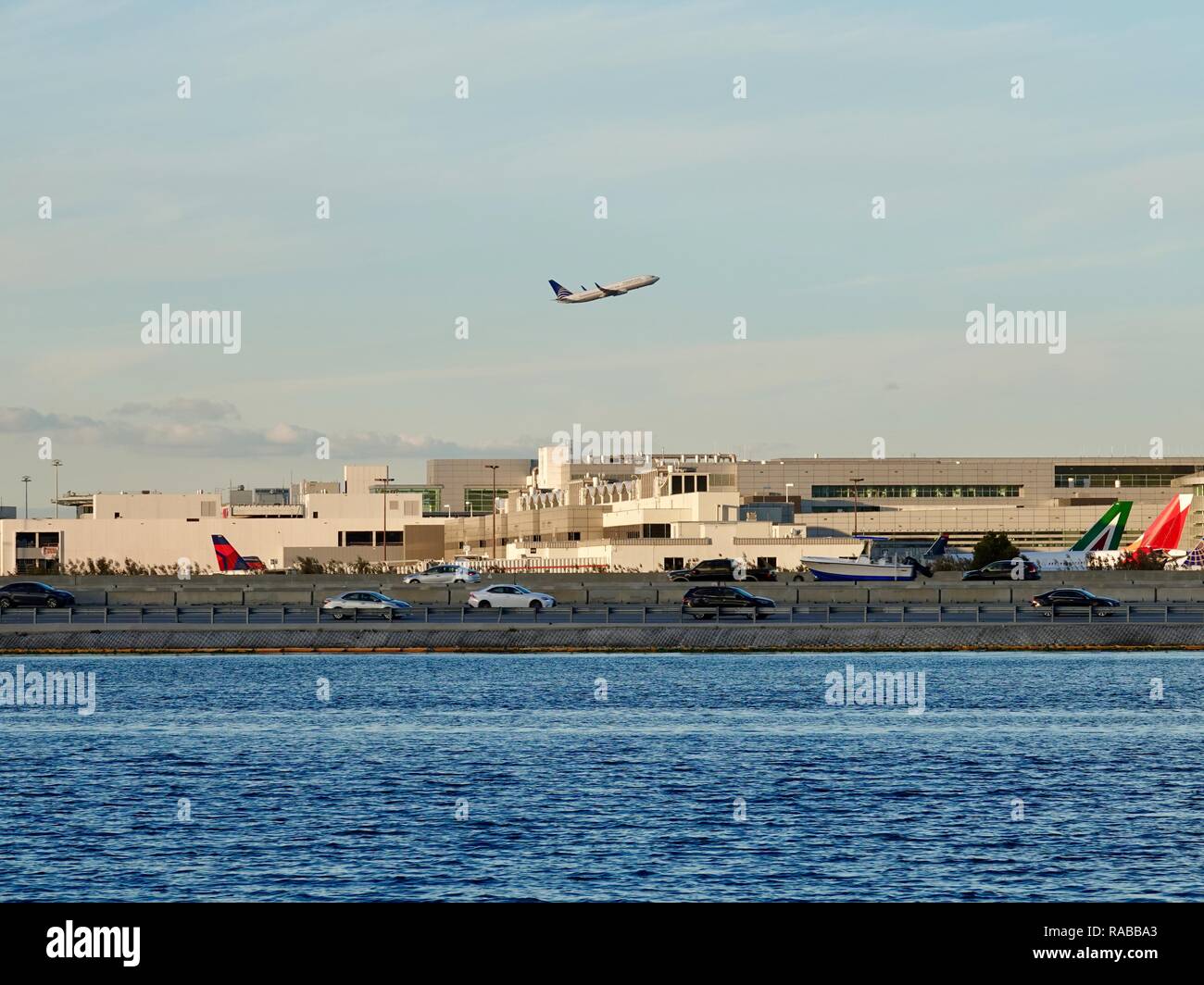 Miami international airport terminal hi-res stock photography and ...