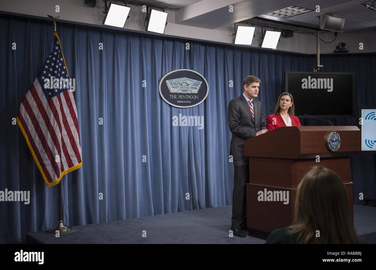 Pentagon press secretary peter cook hi-res stock photography and images ...