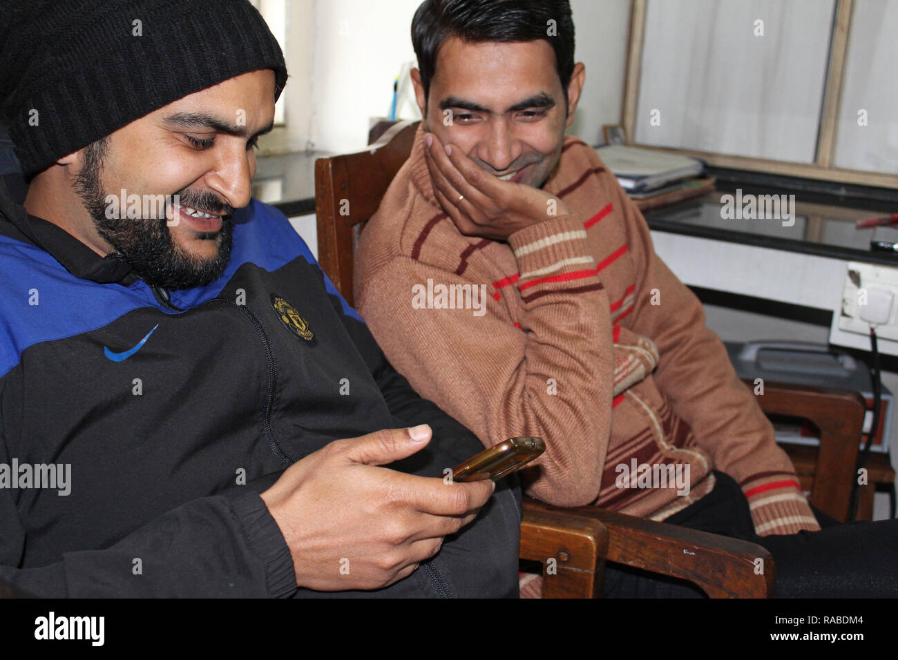 India technology teenagers hi-res stock photography and images - Alamy