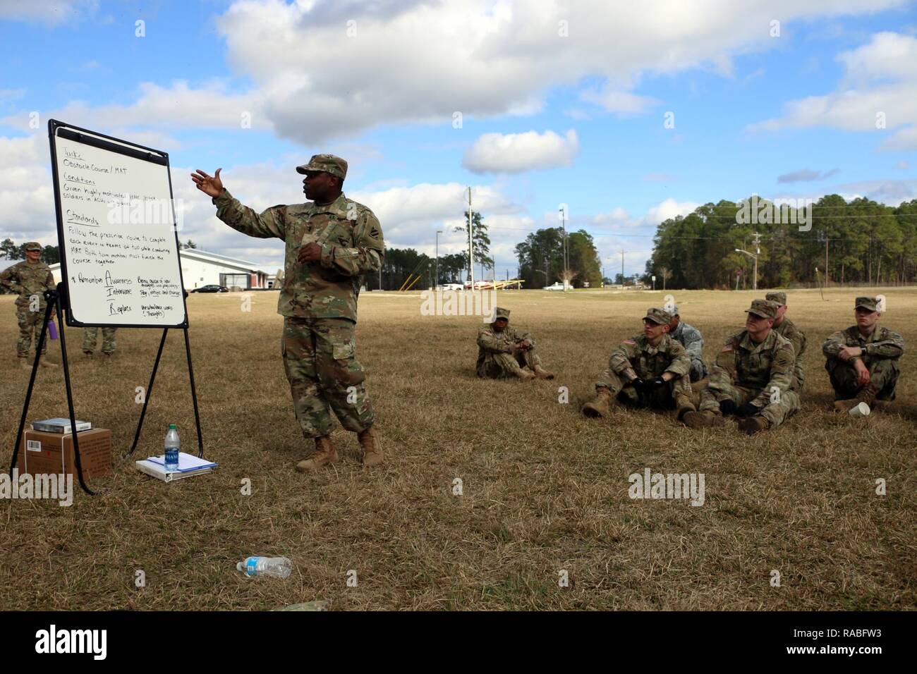 Soldiers with Headquarters and Headquarters Company 703rd Brigade ...