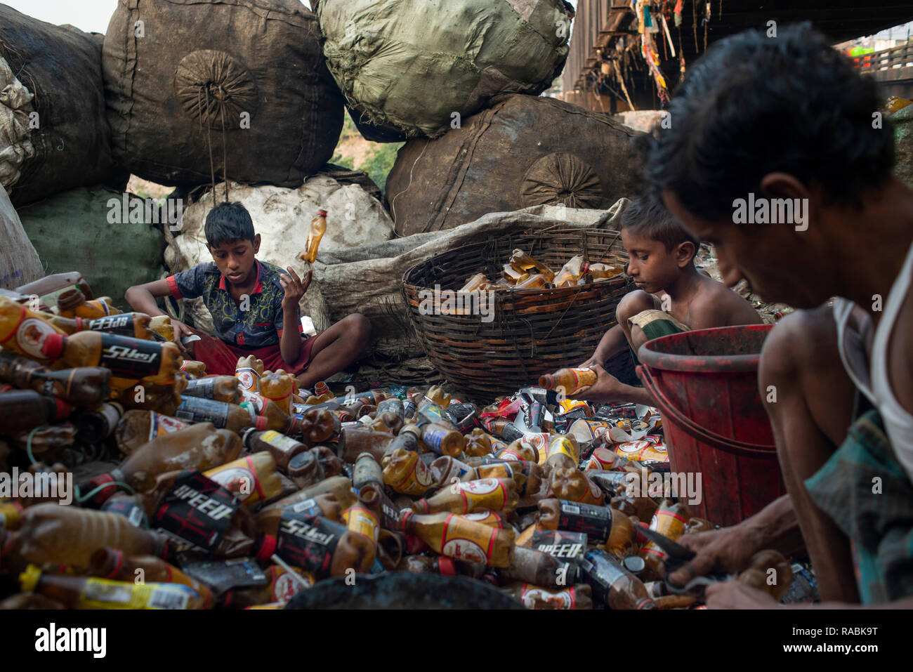 Child labour factory hi-res stock photography and images - Alamy