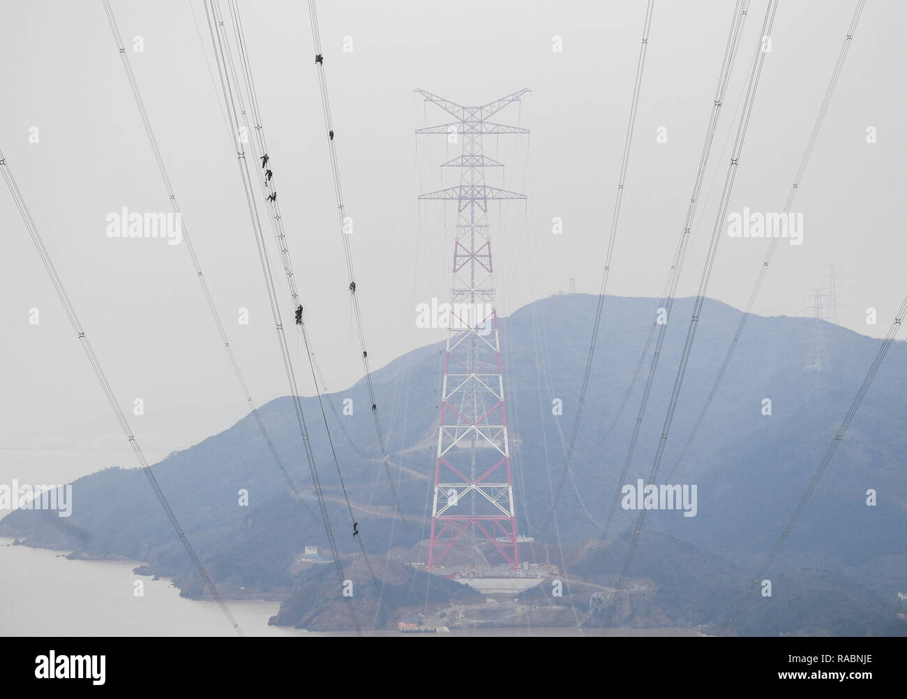 Tall pylons hi-res stock photography and images - Alamy