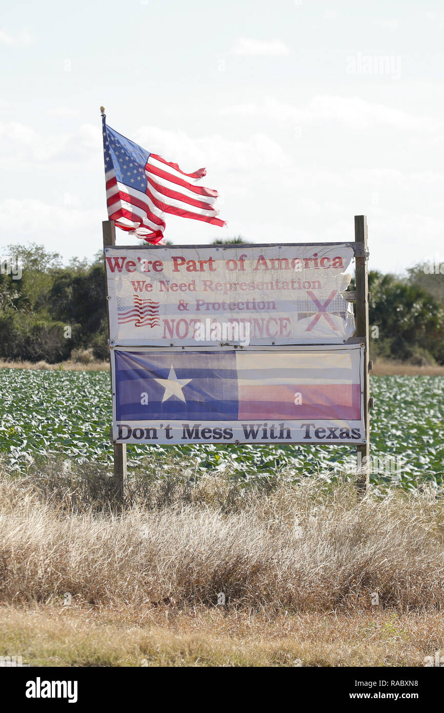 Brownsville texas border fence hi-res stock photography and images - Alamy