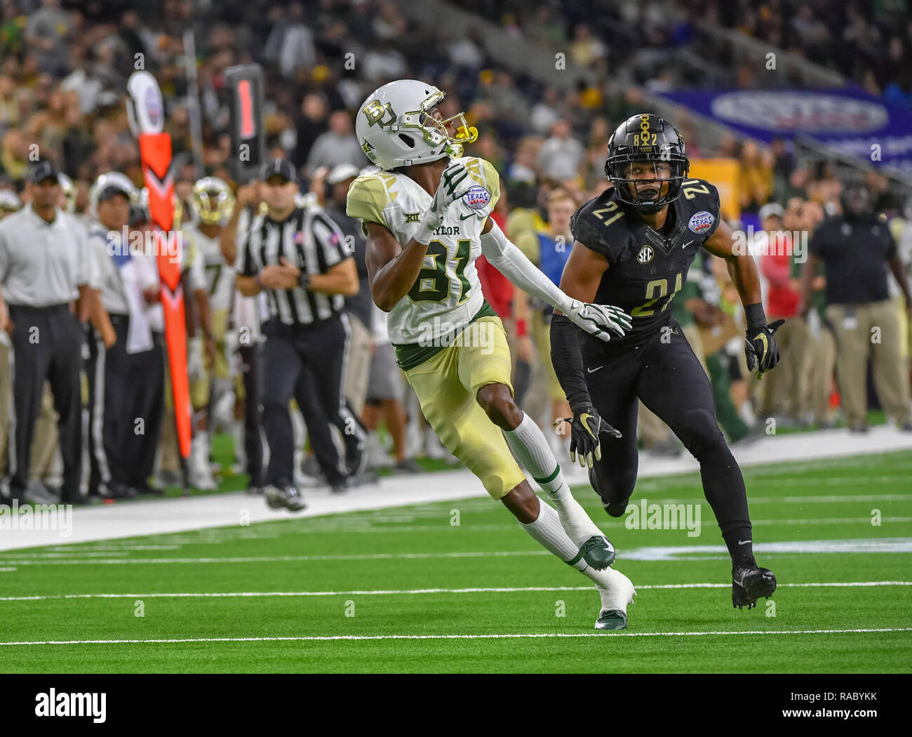 Houston, TX, USA. 27th Dec, 2018. Baylor Bear receiver, Tyquan Thornton ...