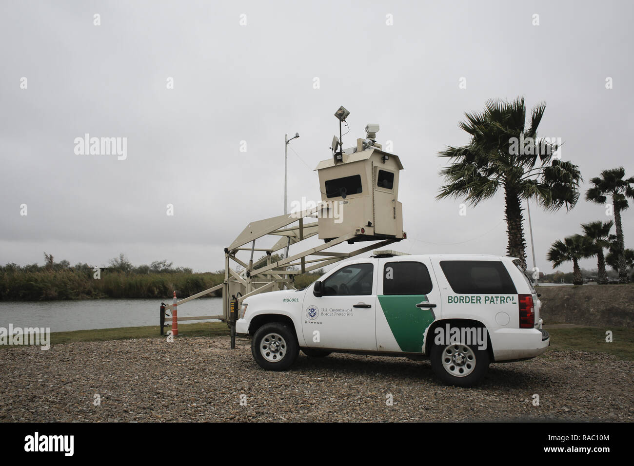 Border patrol watch tower hi-res stock photography and images - Alamy