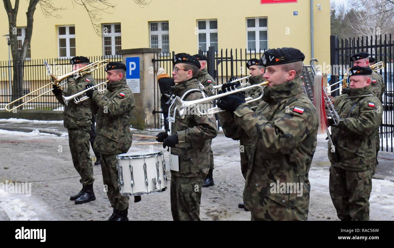 Polish land forces hi-res stock photography and images - Alamy