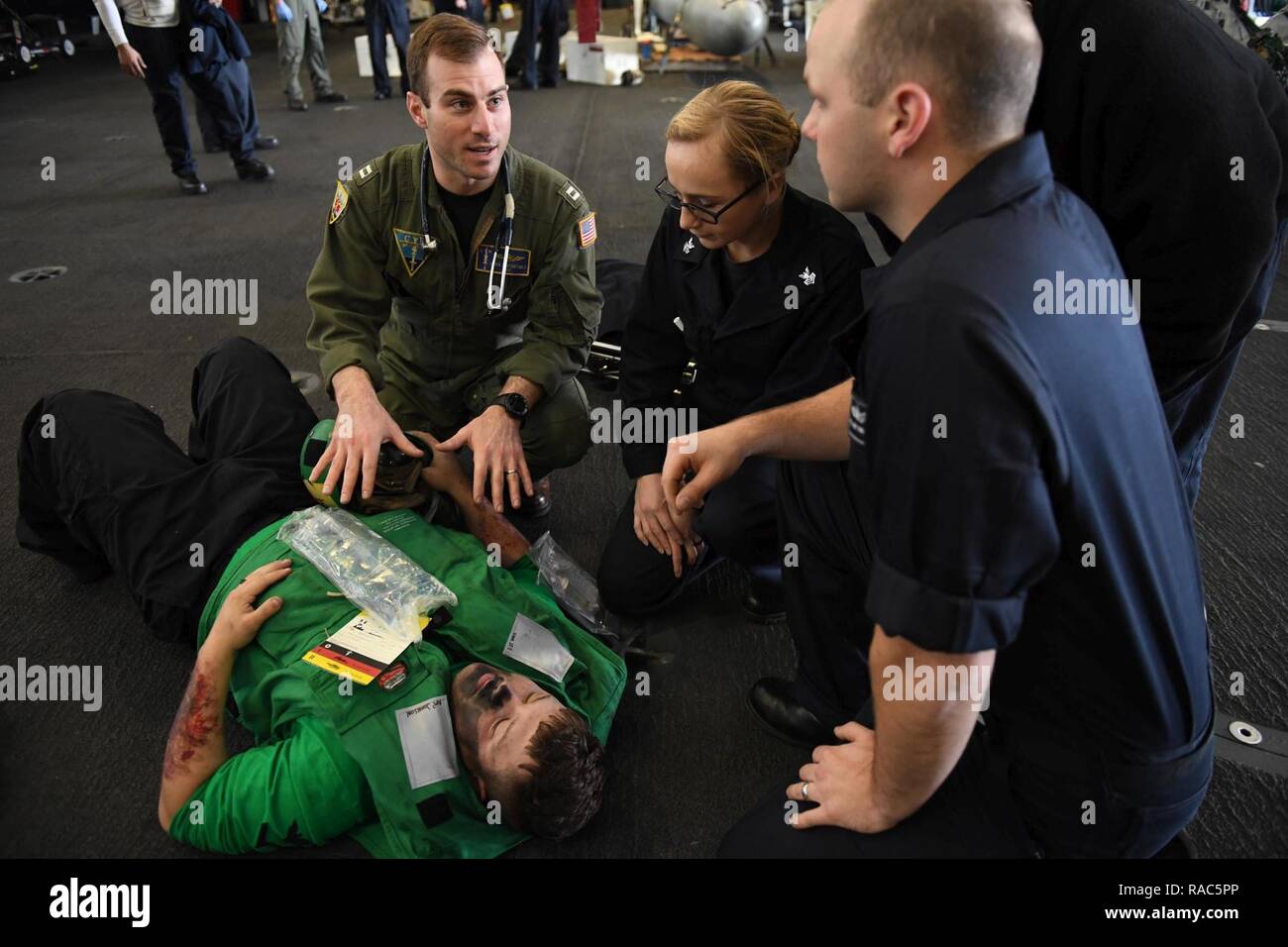 Us Army Flight Surgeon Lt Stock Photos & Us Army Flight Surgeon Lt ...