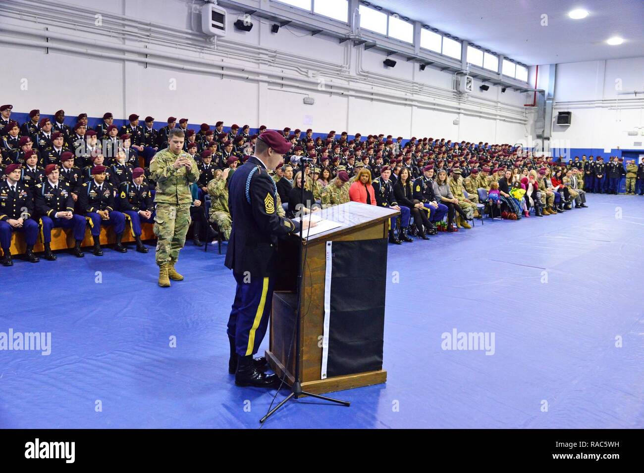 Command sgt maj christopher l mullinax hi-res stock photography and ...