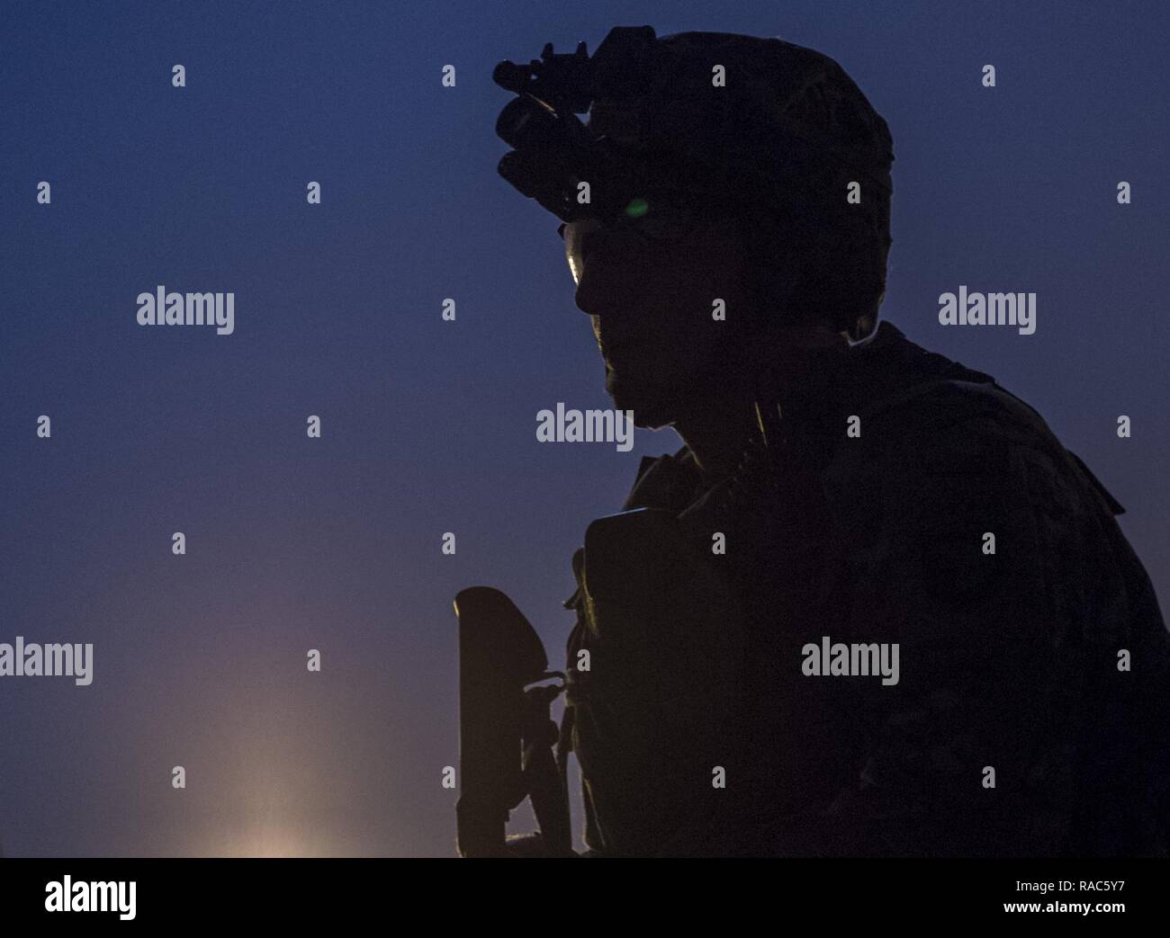 U.S. Army Soldiers from the C/1-327 IN, 1st Brigade, 101st Airborne ...