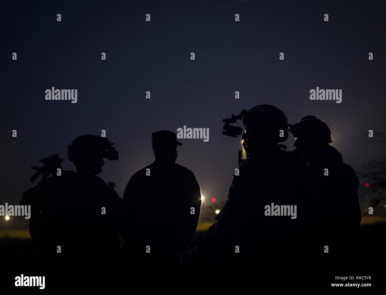 U.S. Army Soldiers from the C/1-327 IN, 1st Brigade, 101st Airborne ...