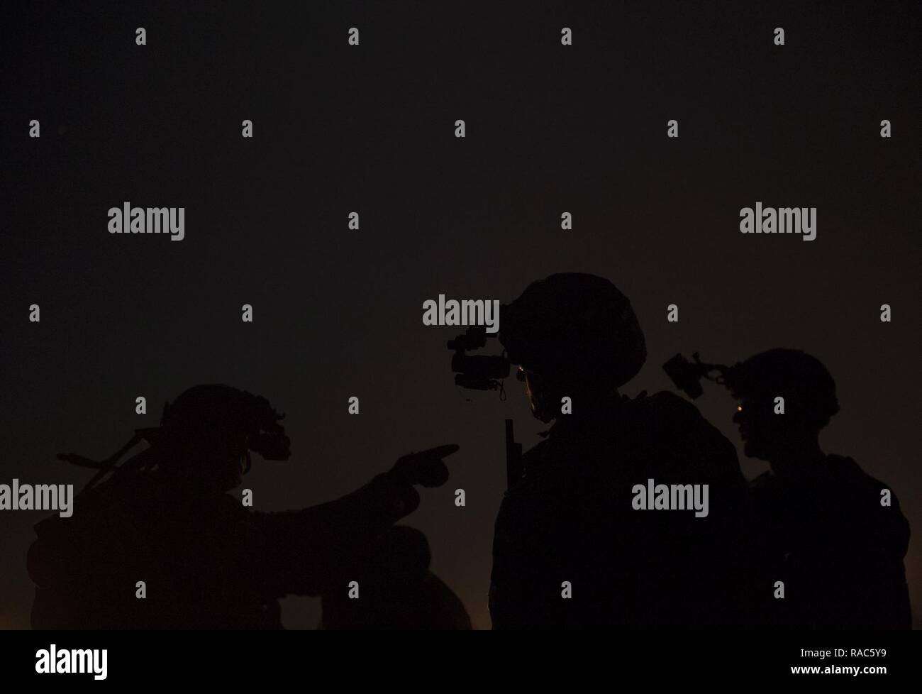 U.S. Army Soldiers from the C/1-327 IN, 1st Brigade, 101st Airborne ...