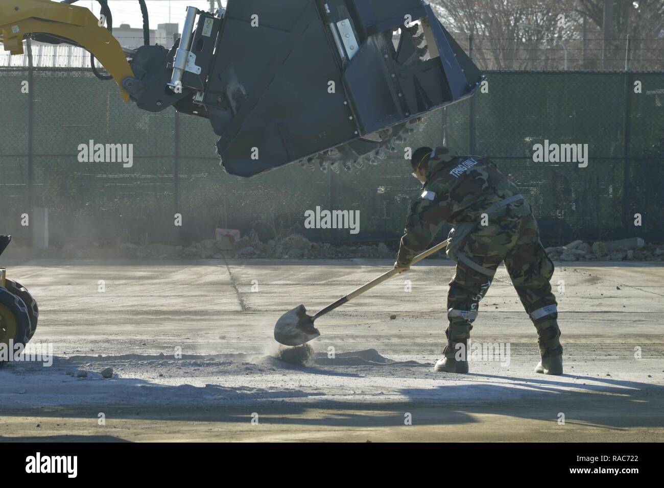 Us air force airmen fill hi-res stock photography and images - Alamy