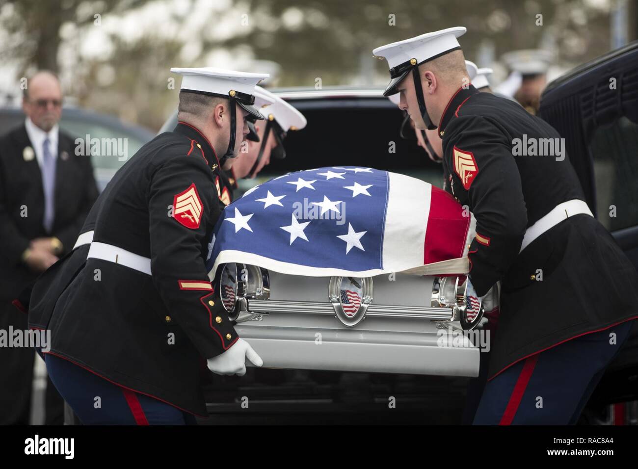 U.S. Marines with the 6th Body Bearer Section, Marine Barracks ...