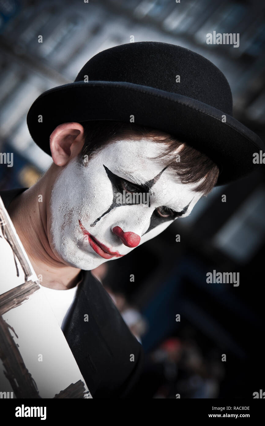 Actor crying drama hi-res stock photography and images - Alamy