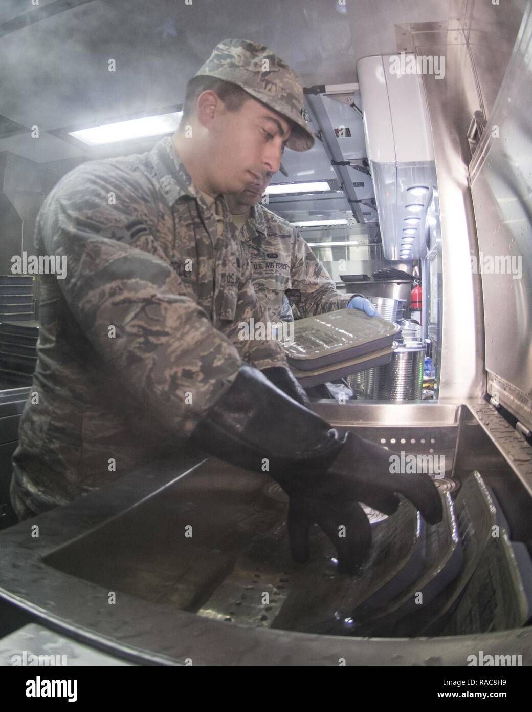 Military meals heater hi-res stock photography and images - Alamy